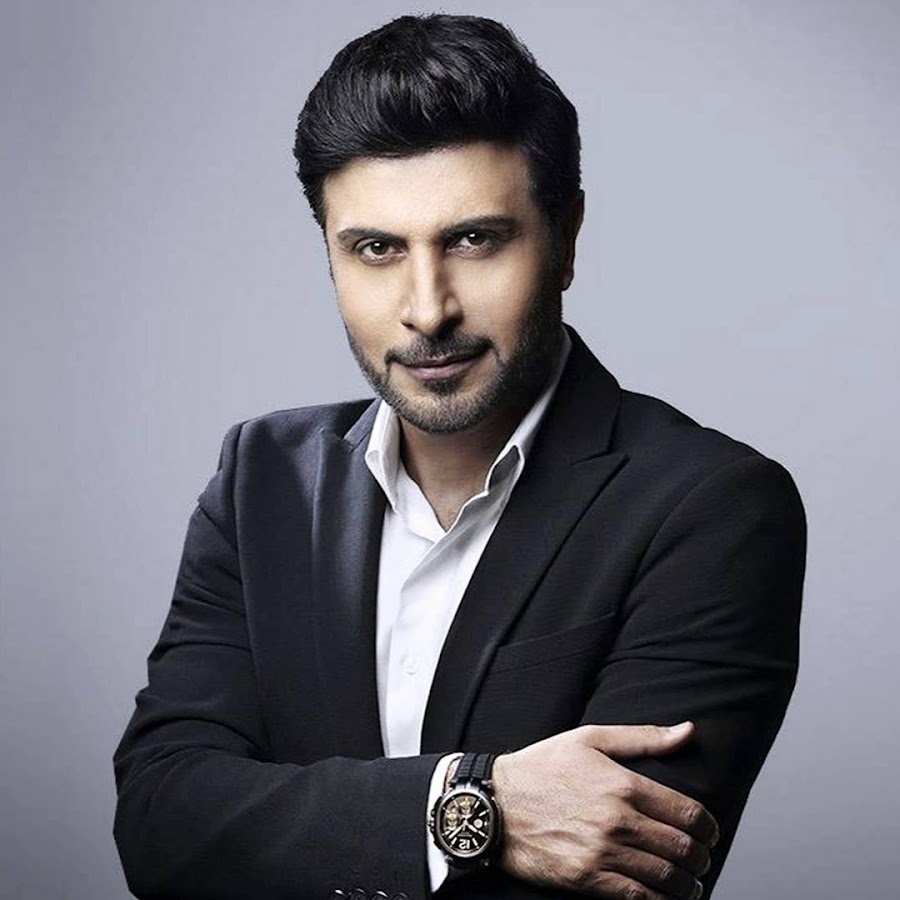 Arab Singer - YouTube