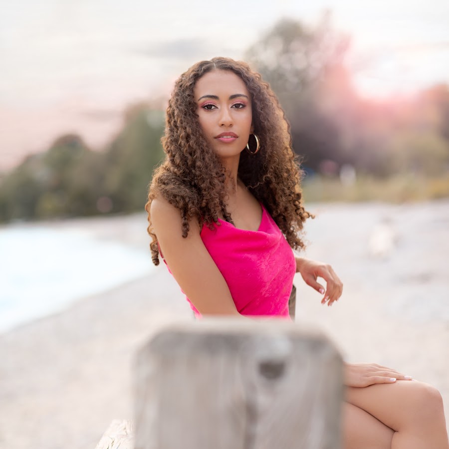 Naya Liviah - YouTube