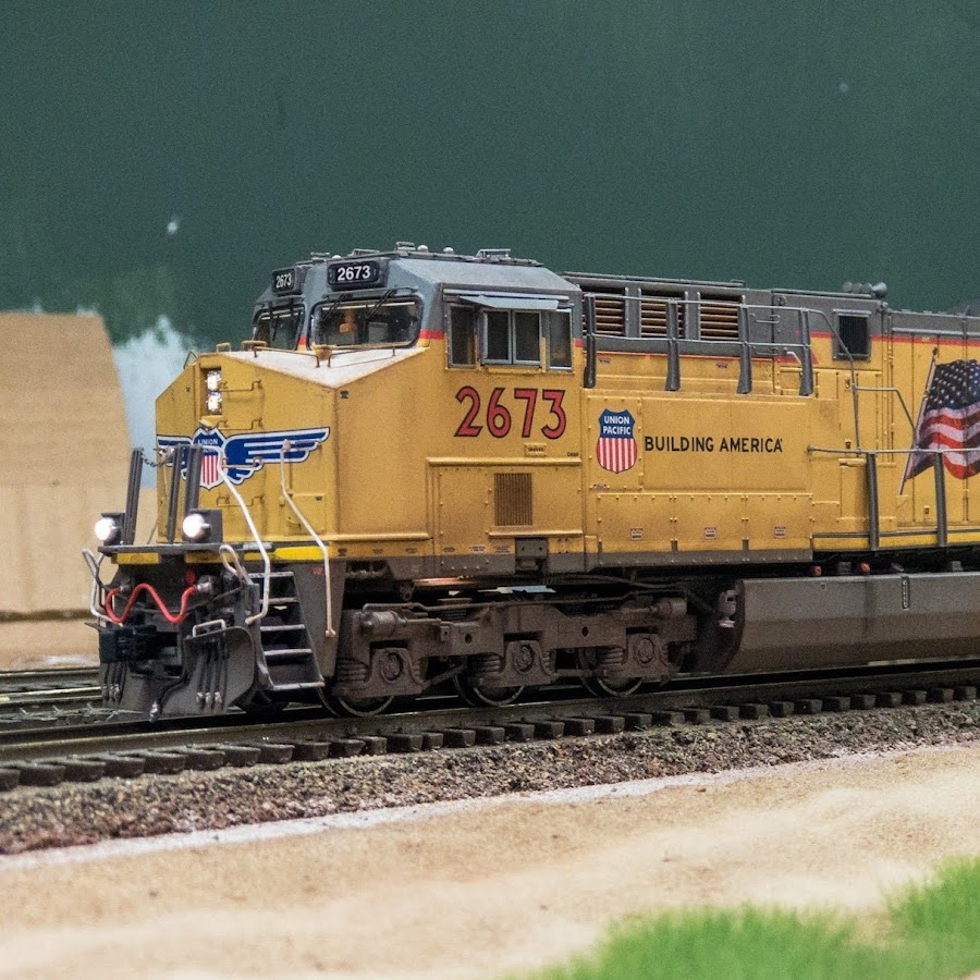 Union Pacific Cascade Subdivision in HO Scale - YouTube