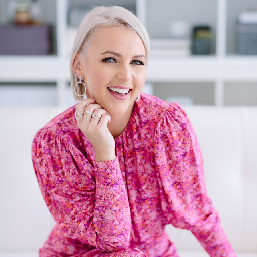 Kelly Lundberg Official - YouTube