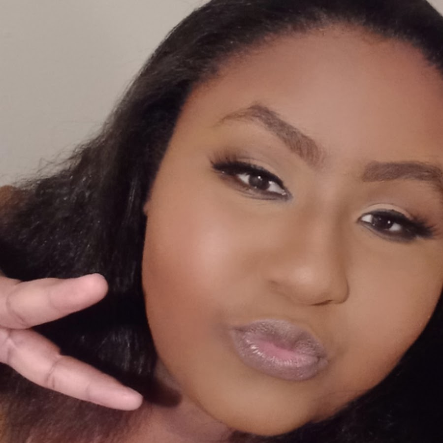 MakeUp By Queen Aisha - YouTube