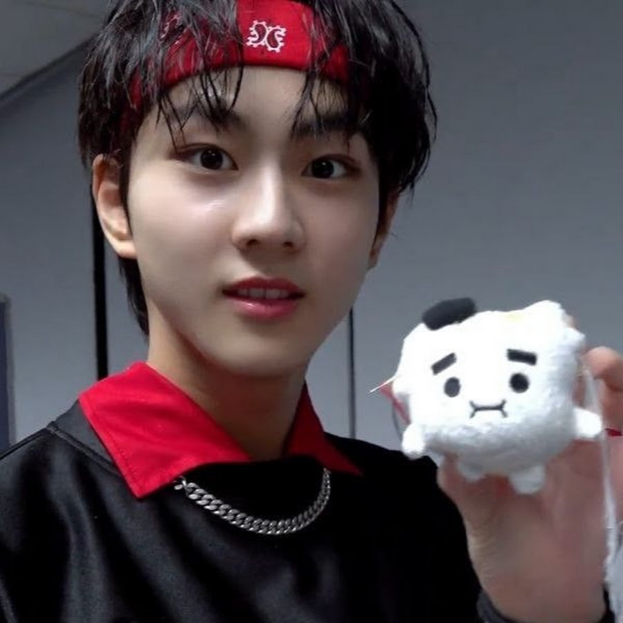 Official Mali.b - YouTube