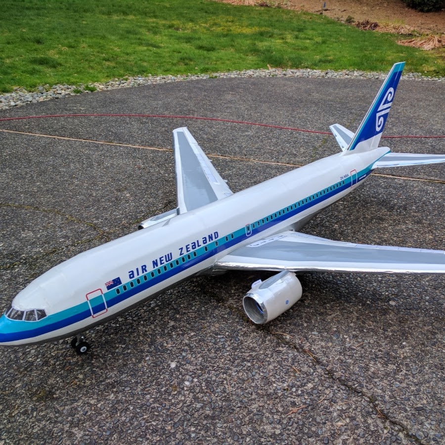 RC Airliners - YouTube