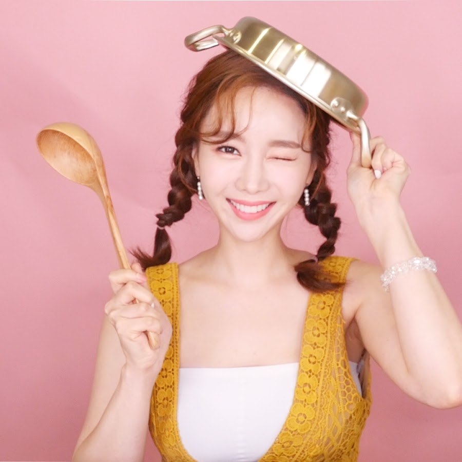 Ssoyoung Russia - YouTube