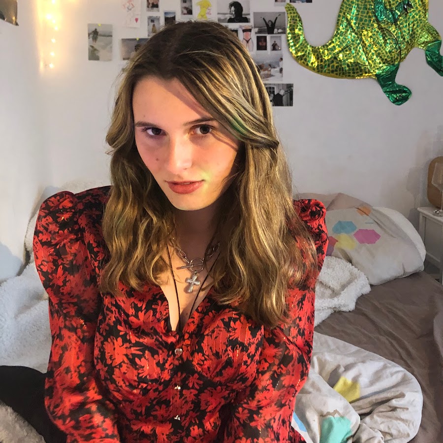 Isaline Pls - YouTube