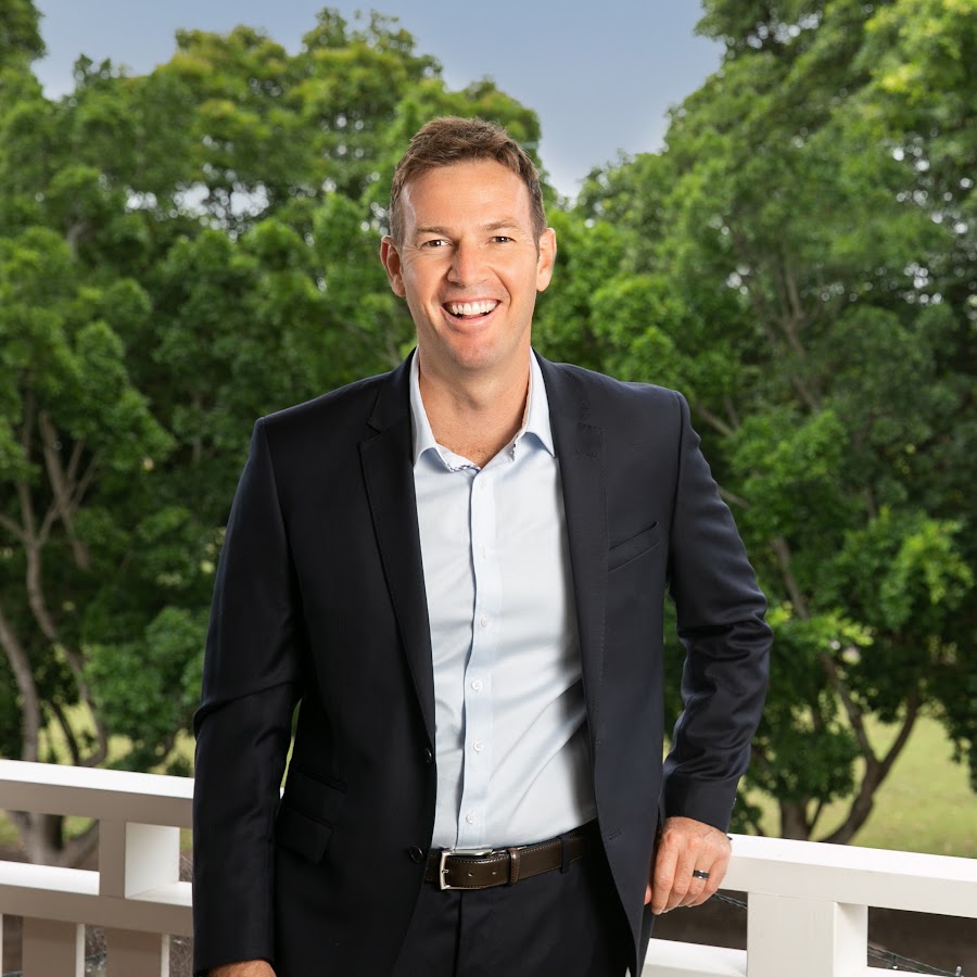 Simon Wall - YouTube