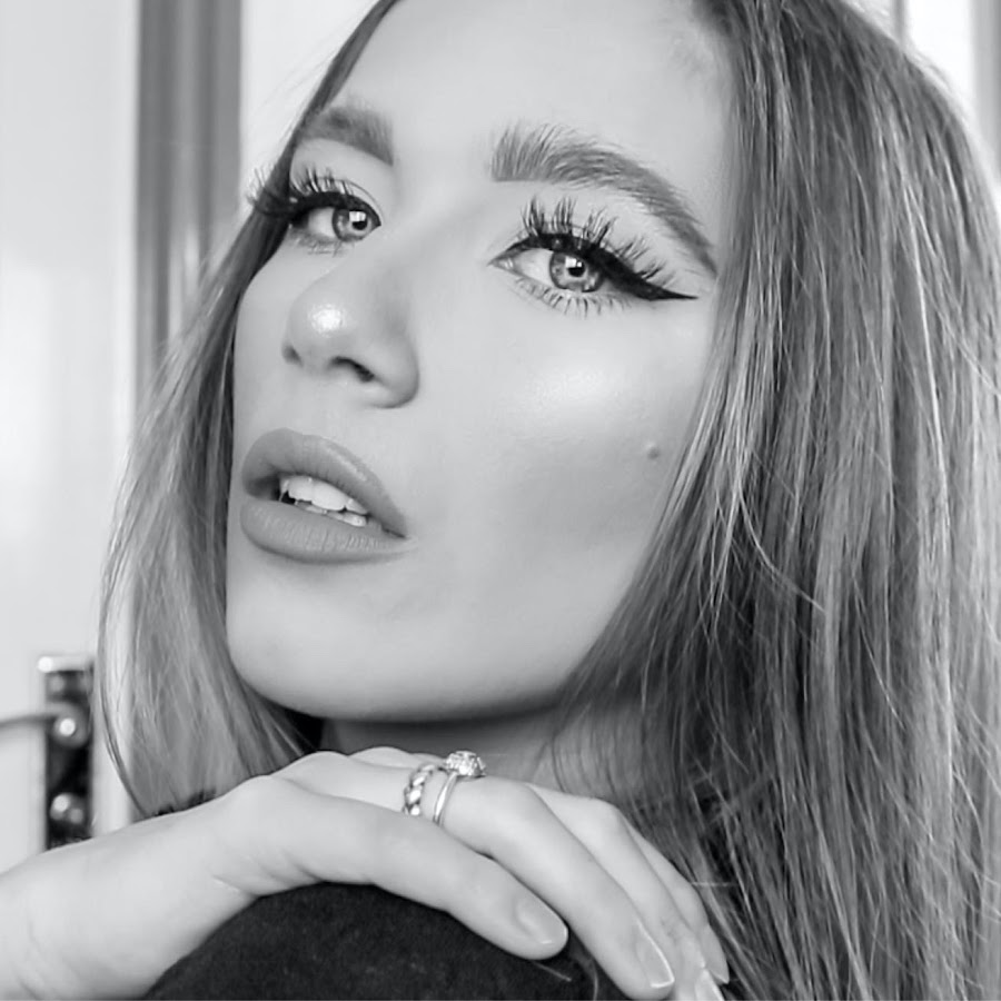 Ellie Victoria - YouTube