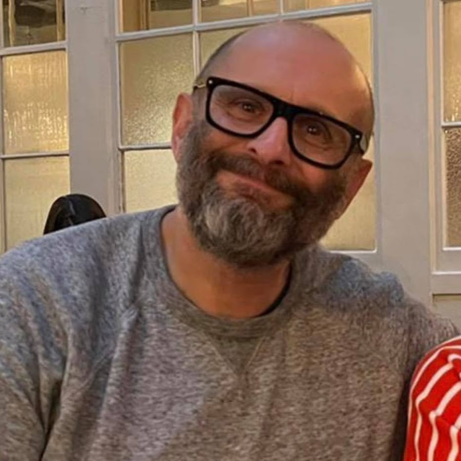 Allan Davis - YouTube