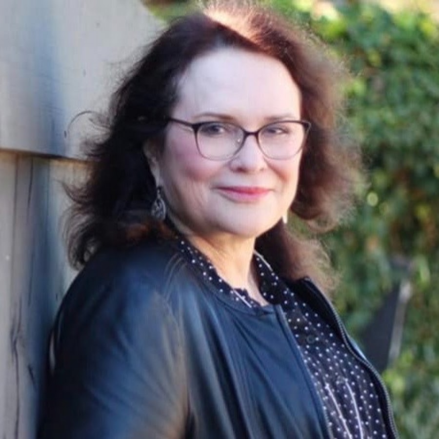 Linda G the Comanche Psychic - YouTube