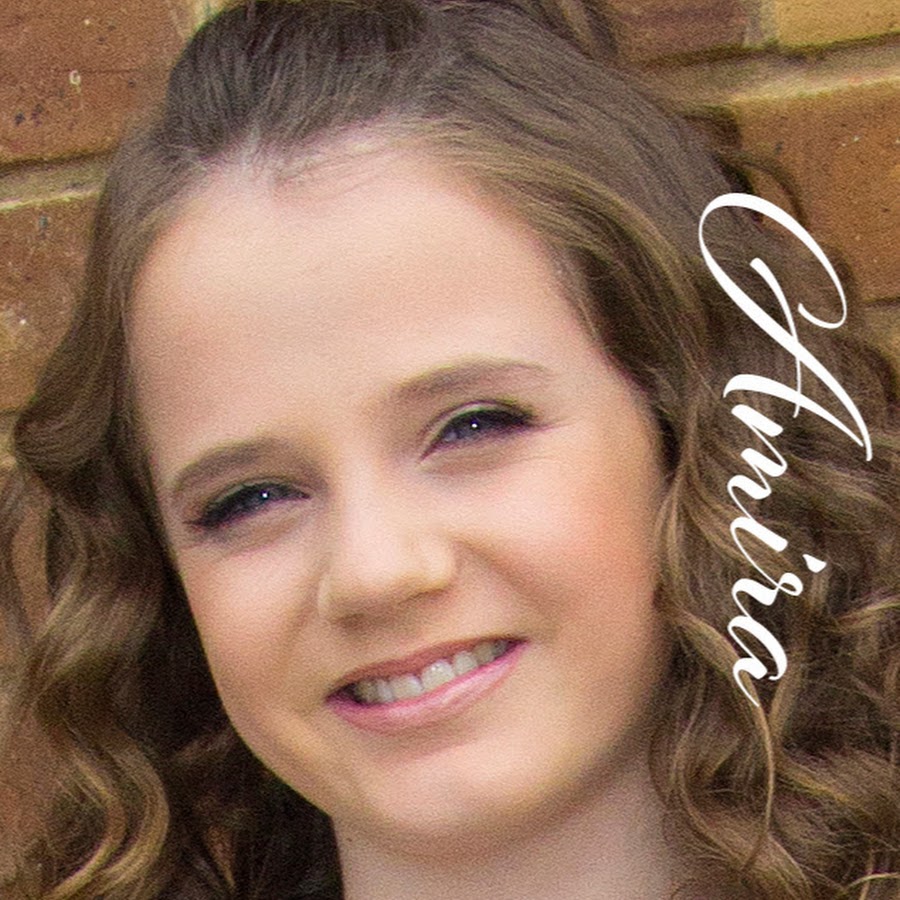 Amira Willighagen | Official - YouTube