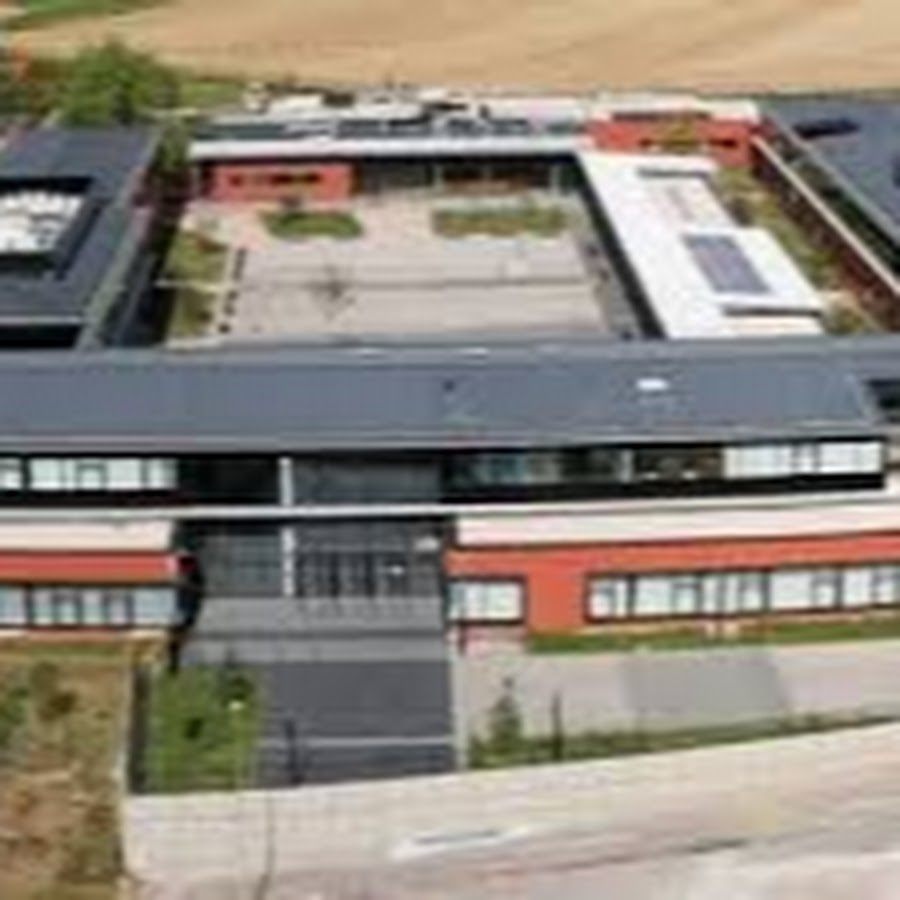 Collège Antoine de Saint Exupéry Solesmes - YouTube