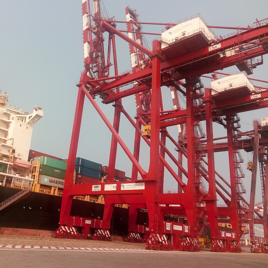 sts crane operator - YouTube