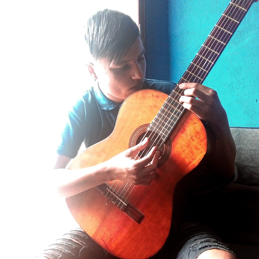 Lucas Roldán - YouTube