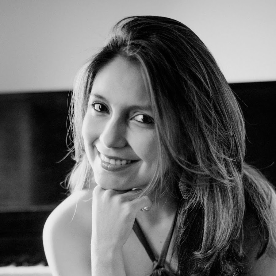 Carolina Calvache Pianist-Composer - YouTube