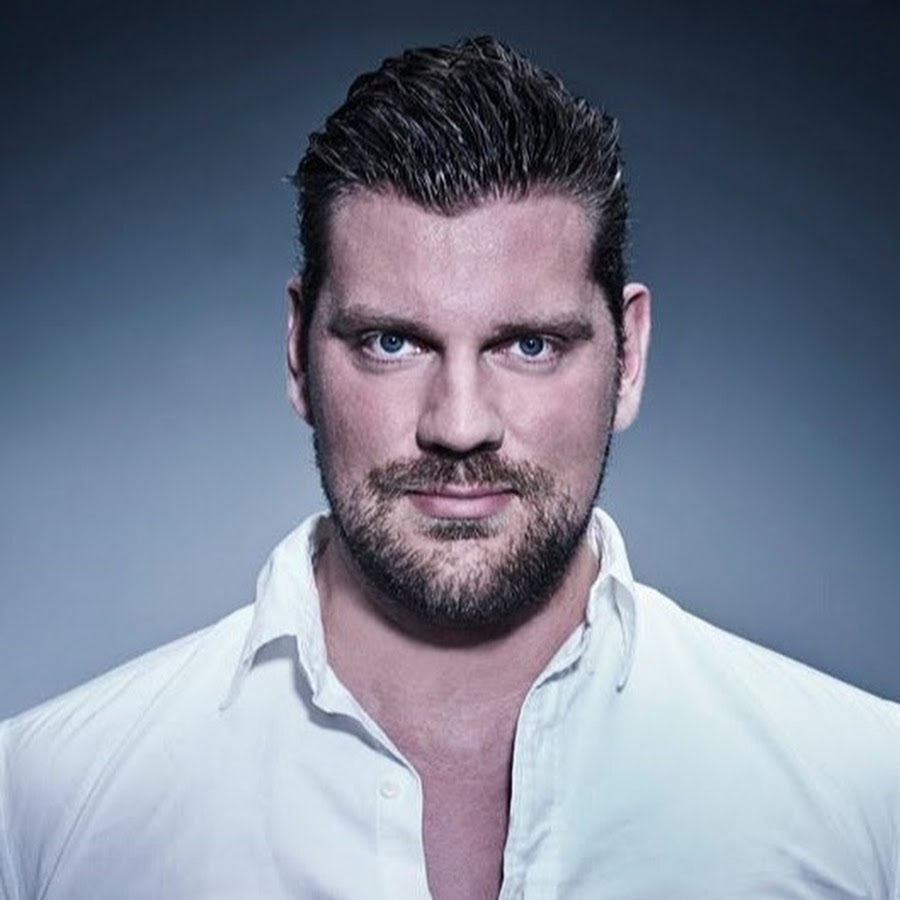 The Dutch Giant - YouTube