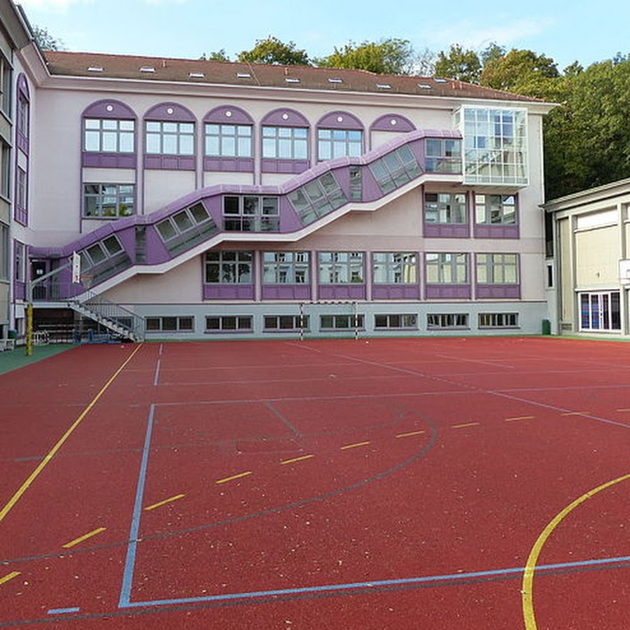 EPS Lycée Francais de Vienne - YouTube