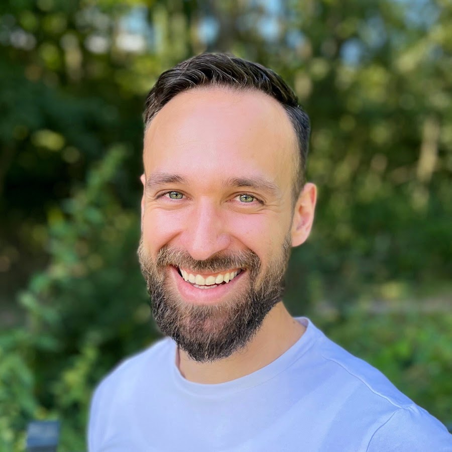 Simon Grimm - YouTube