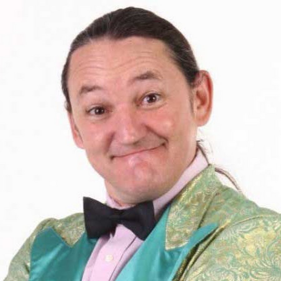 Marquito Showman Oficial - YouTube