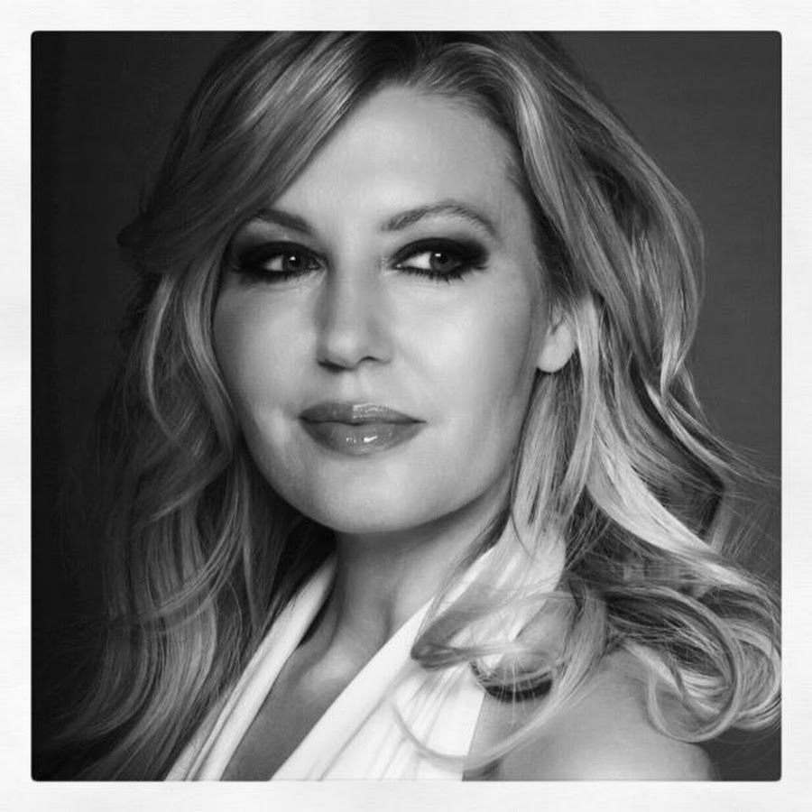 Melanie Moon - YouTube