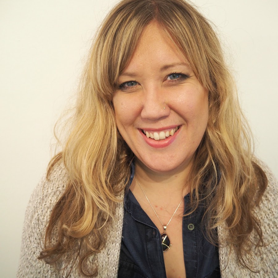 Laura's Lovely Blog - YouTube