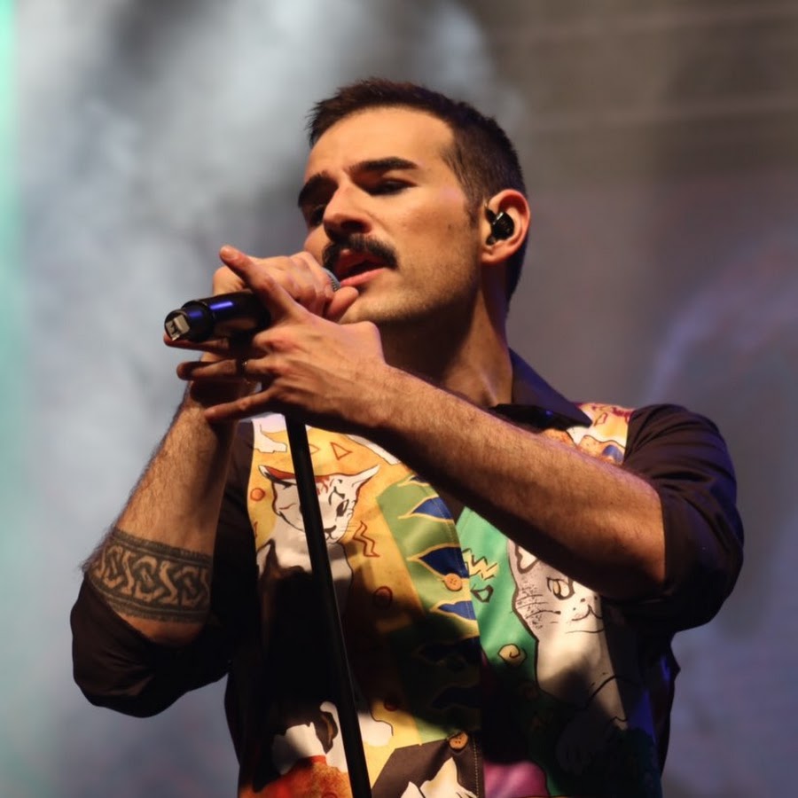 André Abreu Cantor Oficial - YouTube