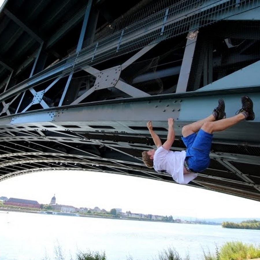 Buildering-Spots - YouTube