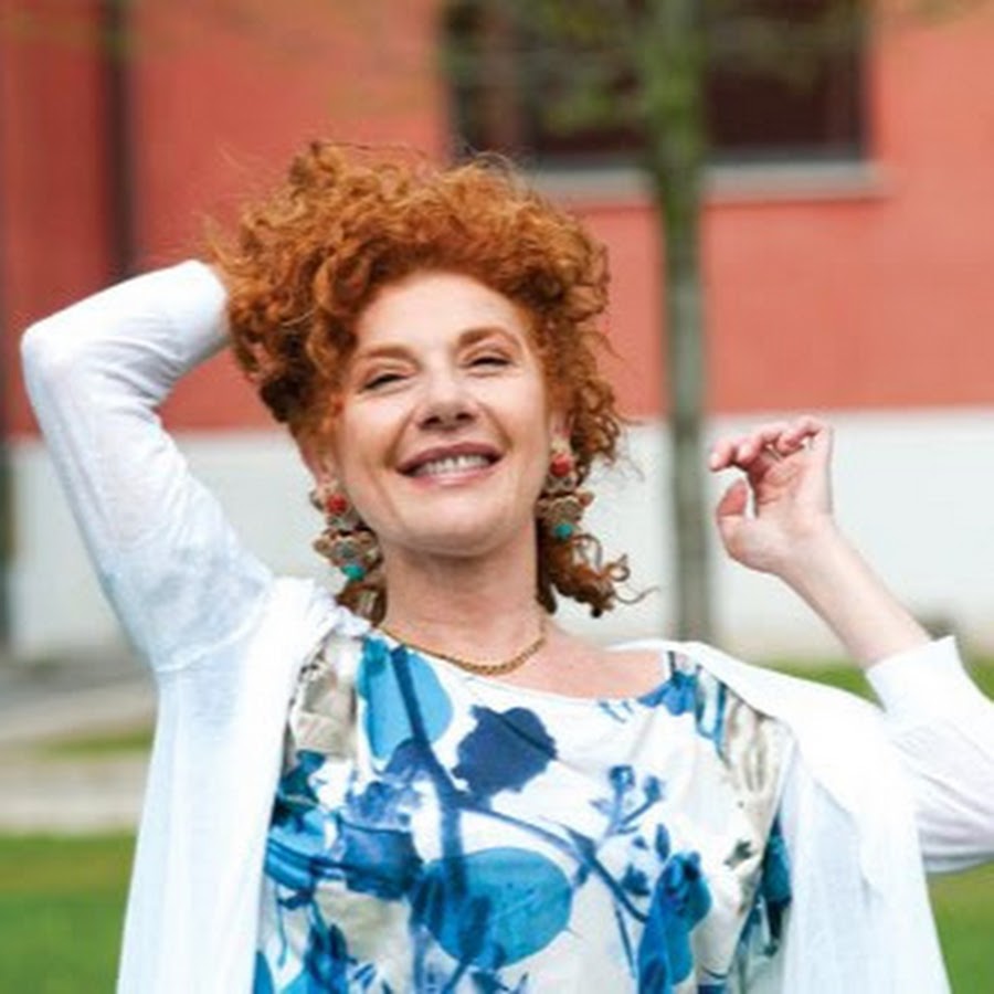 Cinzia Leone Official Youtube - YouTube