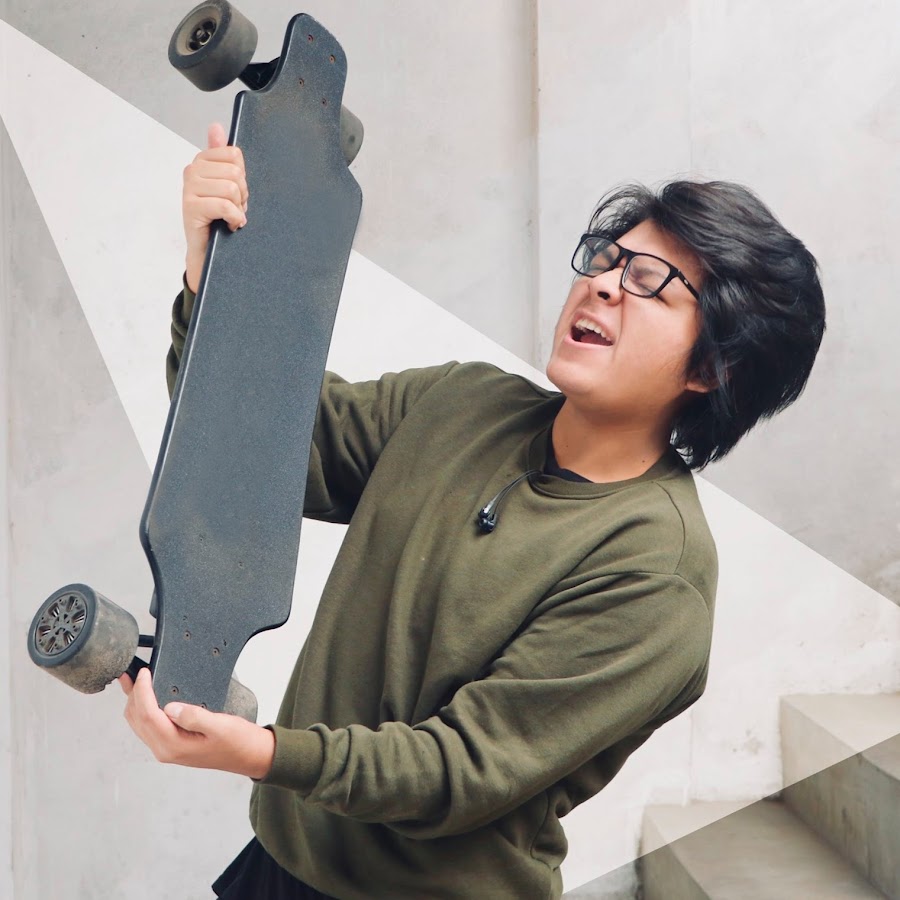 AlecchiMan - YouTube