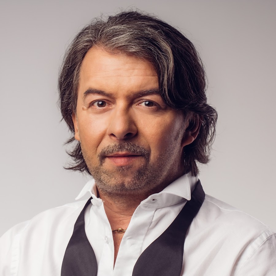 Magnifico Official - YouTube