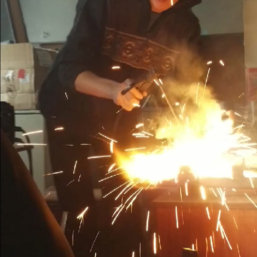 ElectroBOOM - YouTube