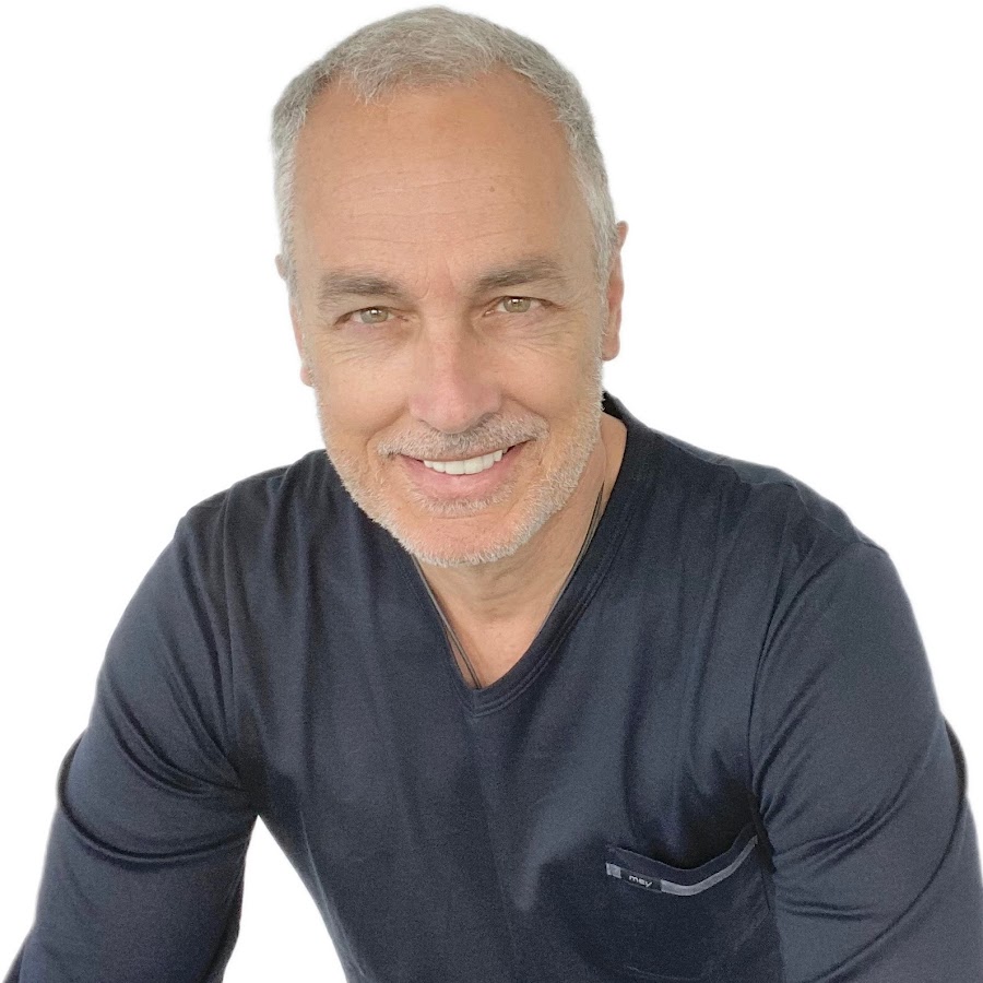 Clive McLean - YouTube