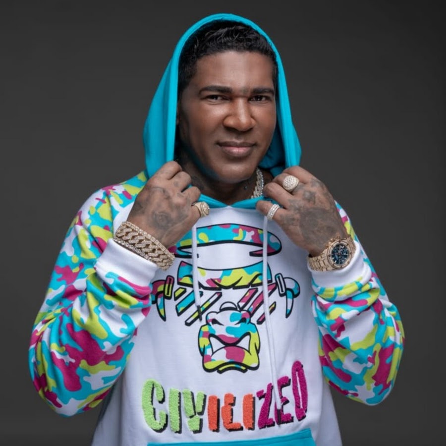 Omega El Fuerte - YouTube