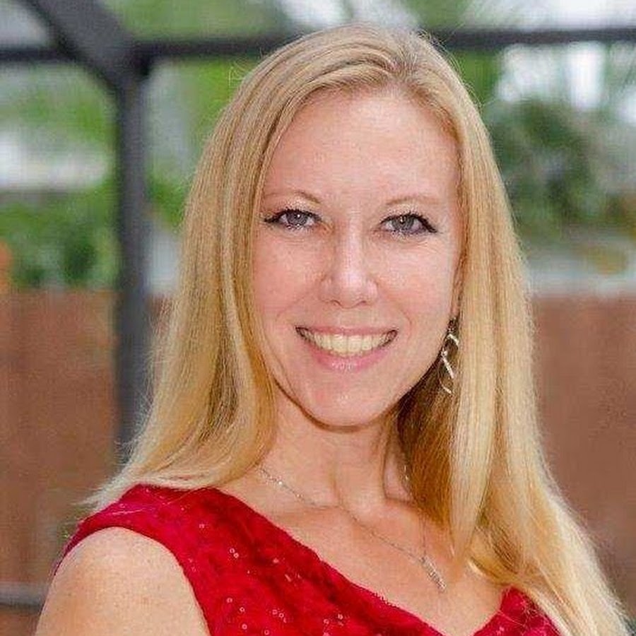 Corinna Sells Homes - YouTube