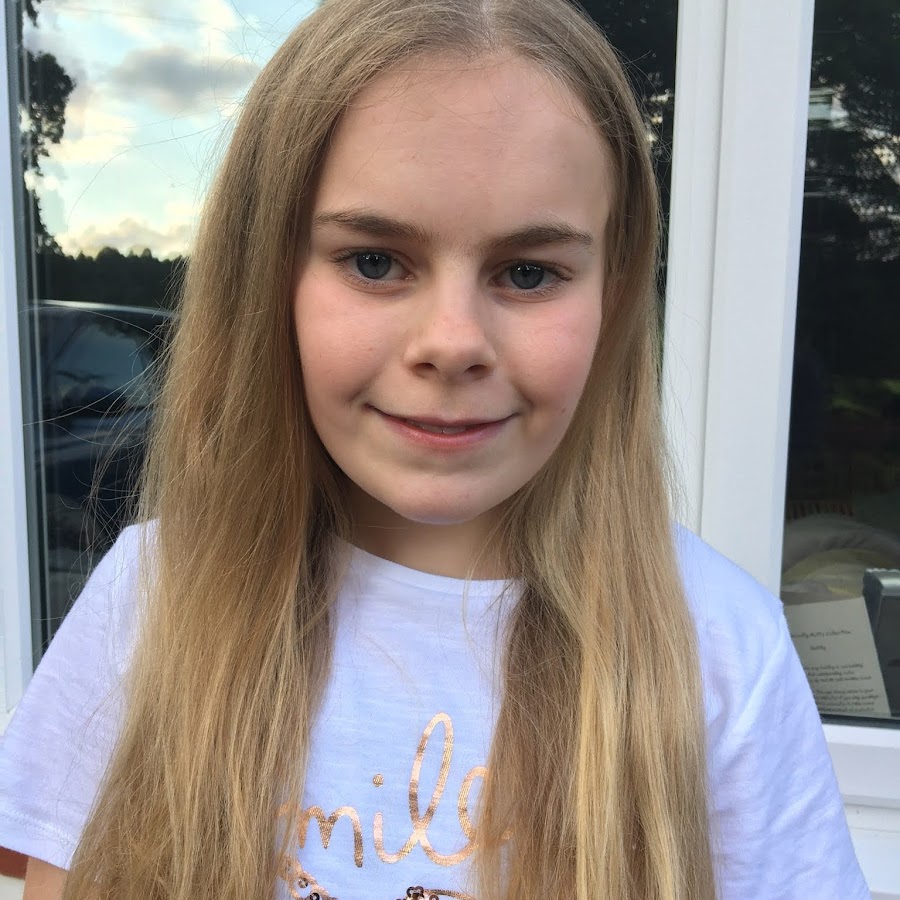 Lily Bella - YouTube