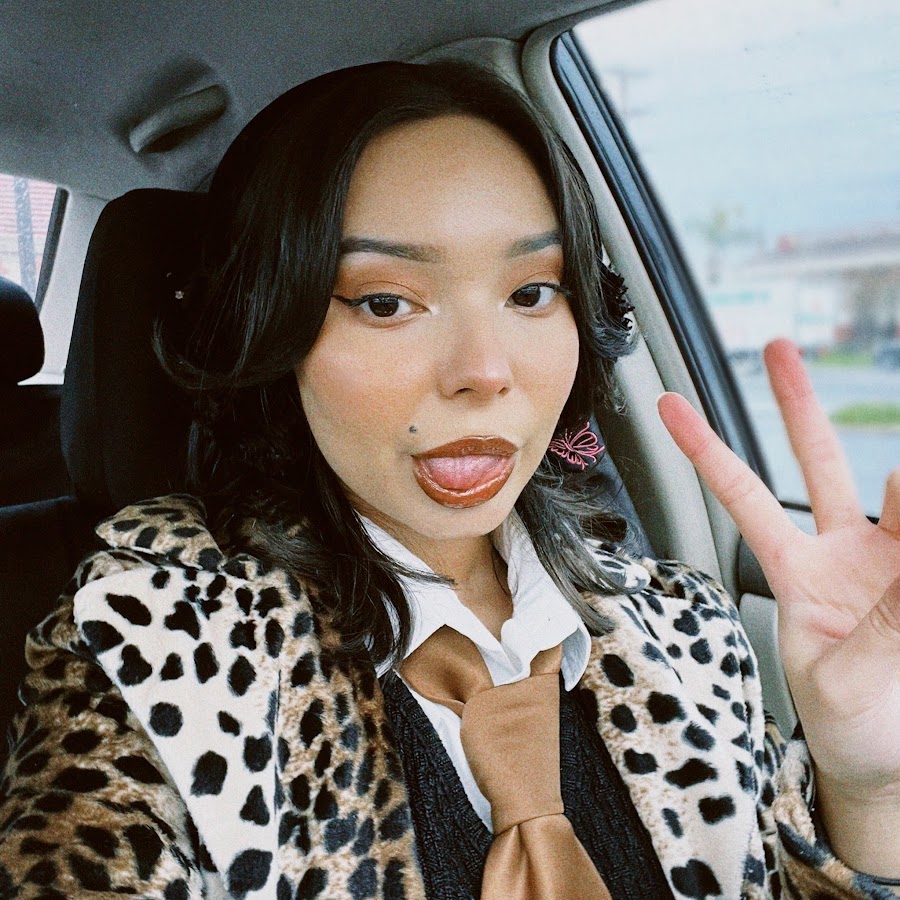 Lilly Rivera - YouTube