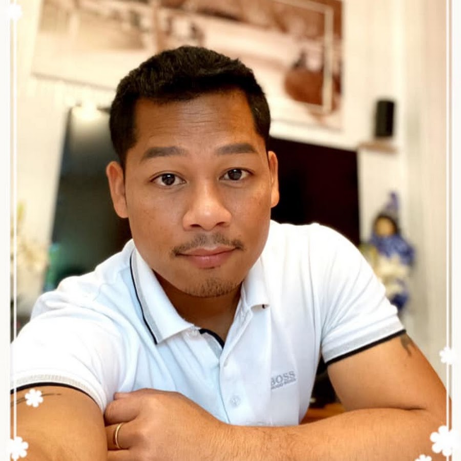 Suwit Thai-Massage - YouTube