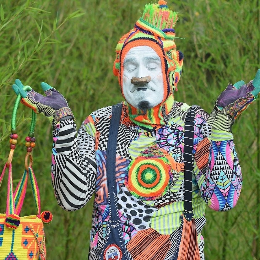 Karcocha Street Art - YouTube