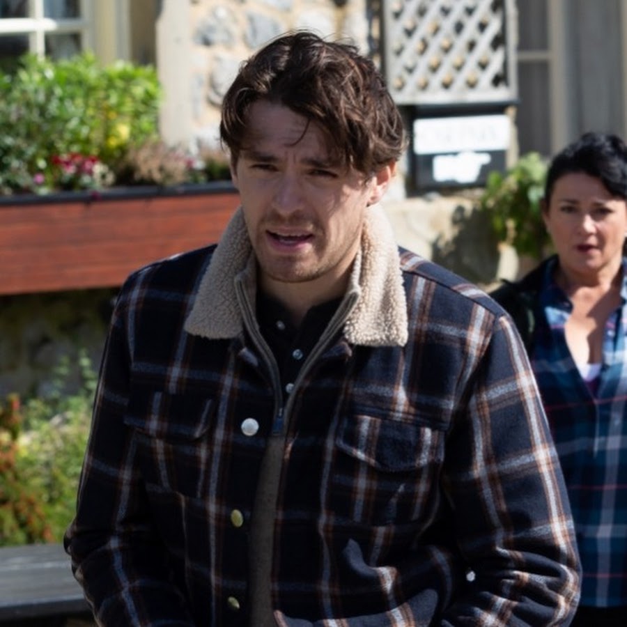 Ronnie Mitchell - YouTube