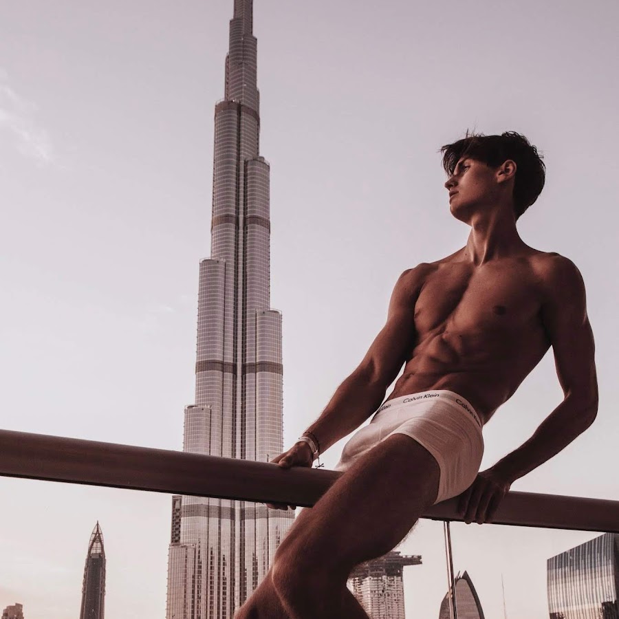 Moritz Hau - YouTube