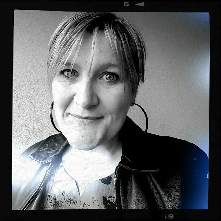 Fiona Paltridge - Pastiche Scrapbook Studio - YouTube