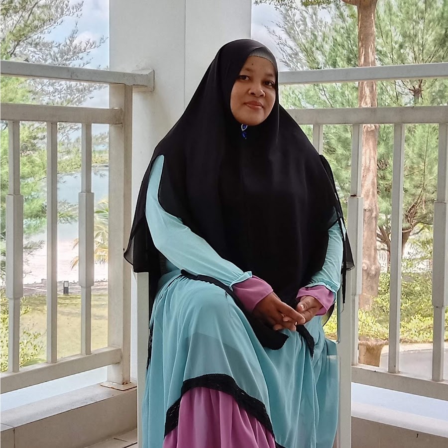 Puji Lestari - YouTube