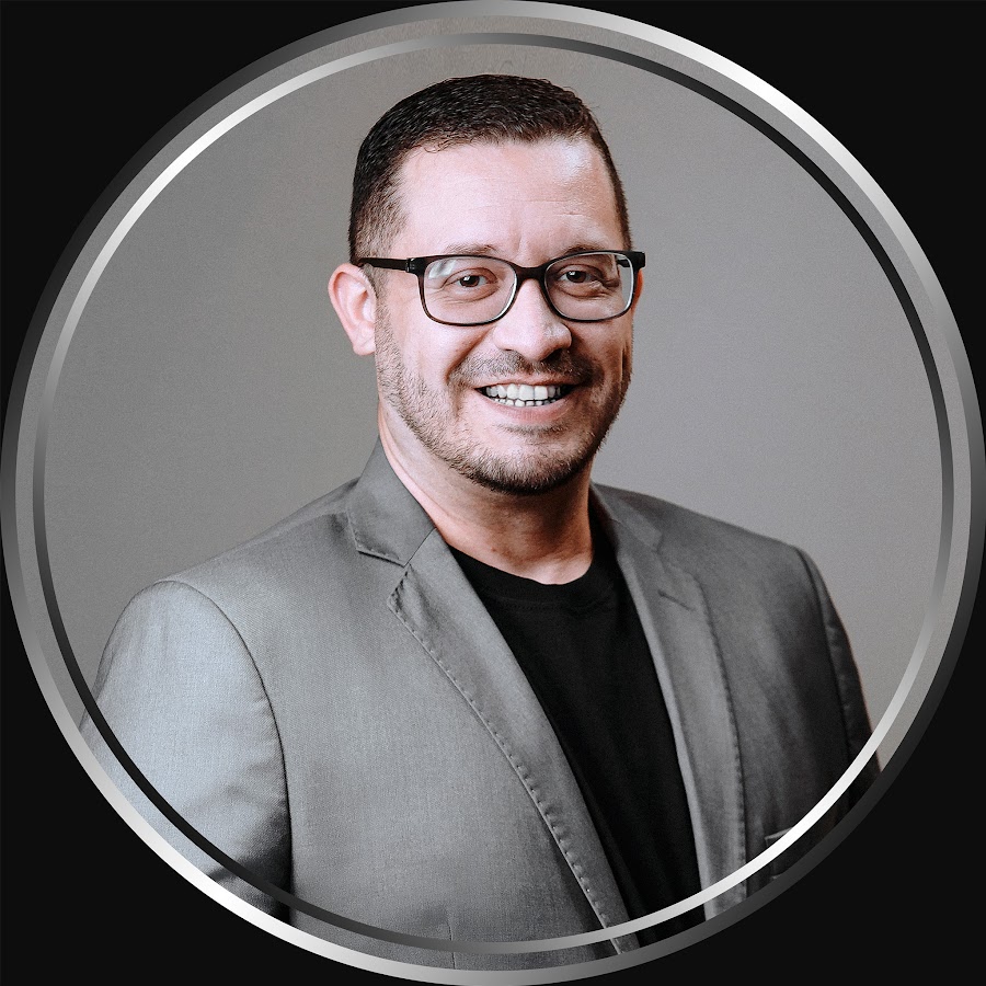 Professor Diego Moreira - YouTube