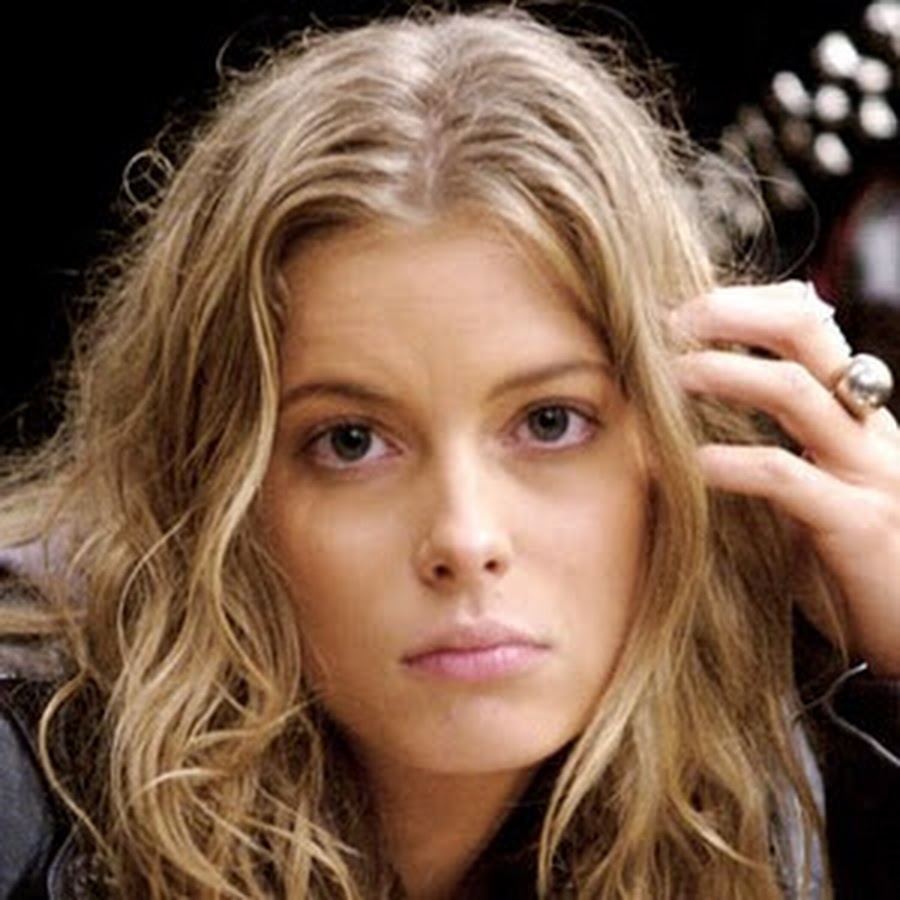 Britta Perry - YouTube