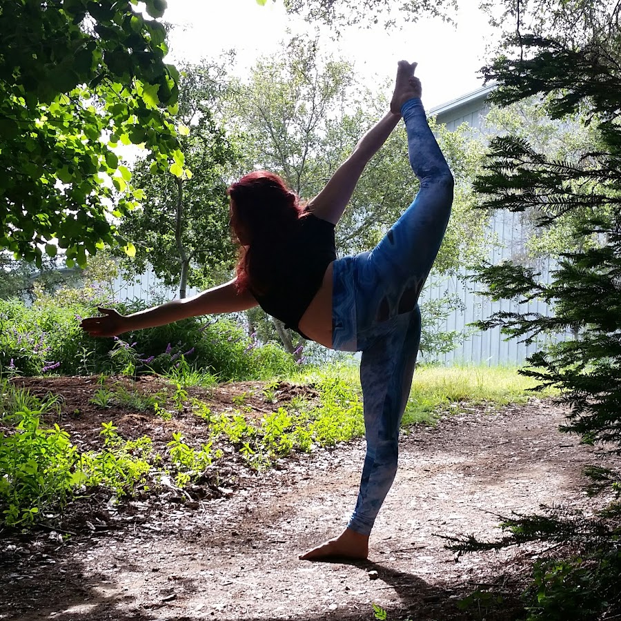 Ruby the yoga girl - YouTube