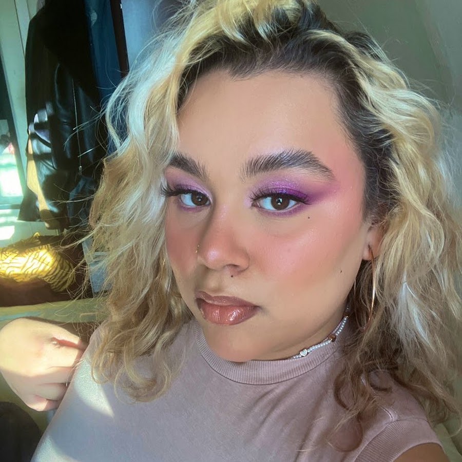 Ellie XOXO - YouTube