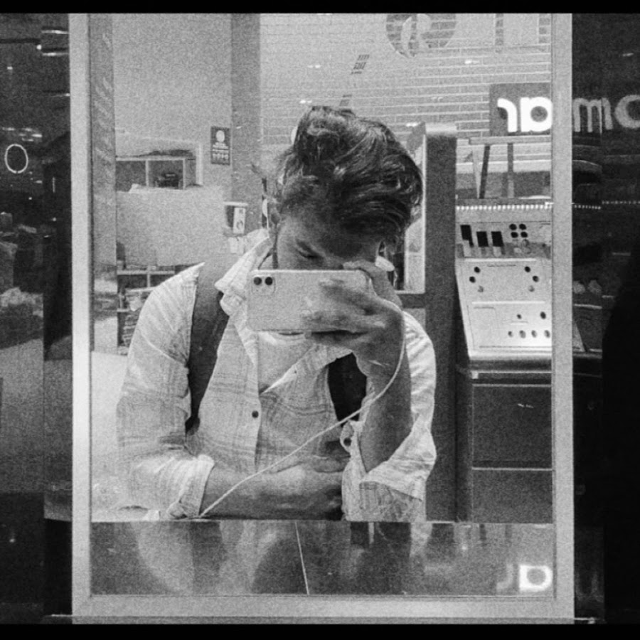 Janesh Live Music - YouTube