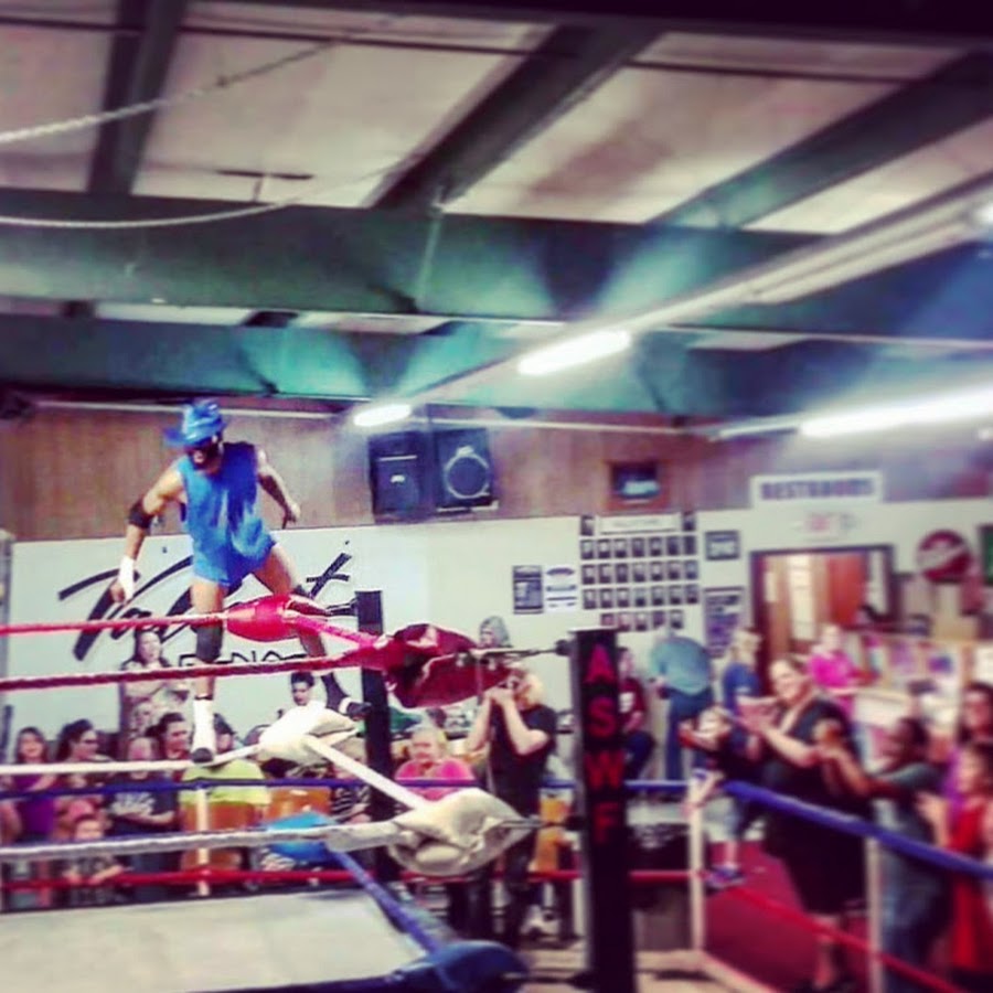 Maxx Stone - YouTube