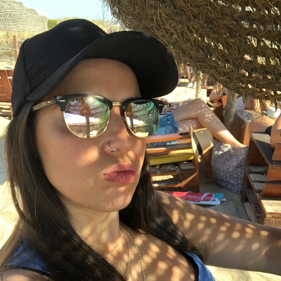 Alexandra Fernandes - YouTube