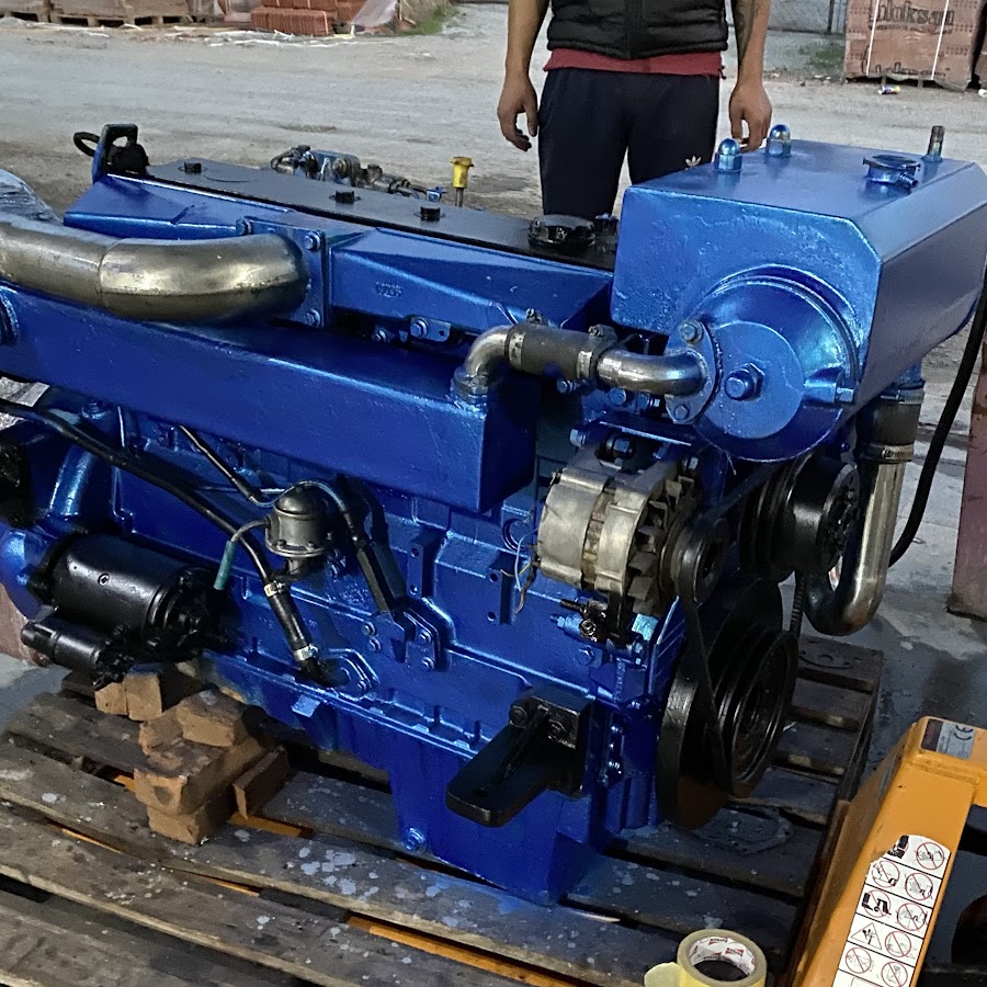 Fishing vessel engines - YouTube