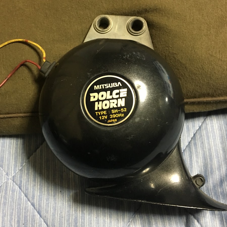 Car horn sample - YouTube